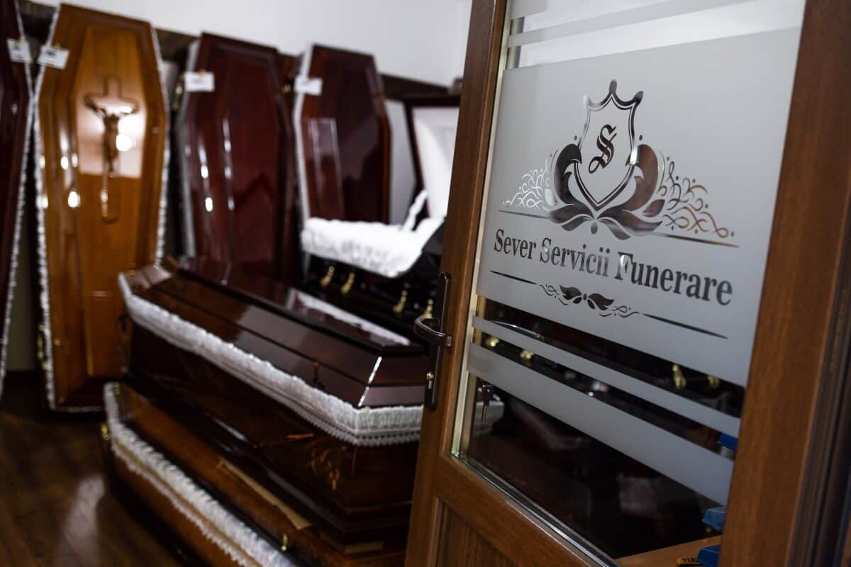 Ce este parastasul și când se ține acesta? | Sever Funerare